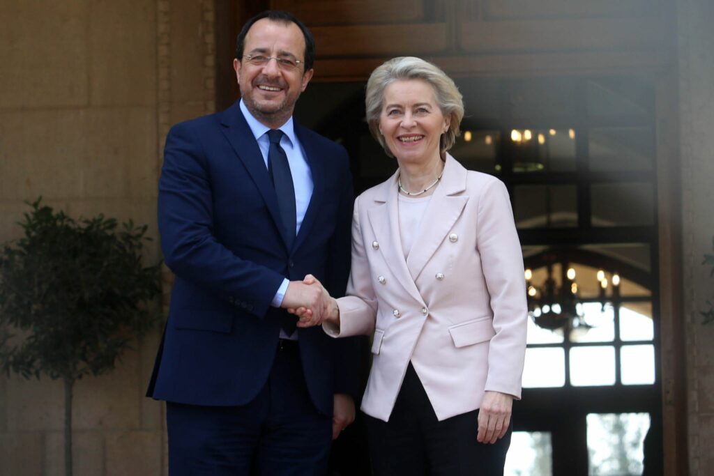 Στο Προεδρικό η Ούρσουλα φον ντερ Λάιεν - Προς επιθεώρηση υποδομών ...