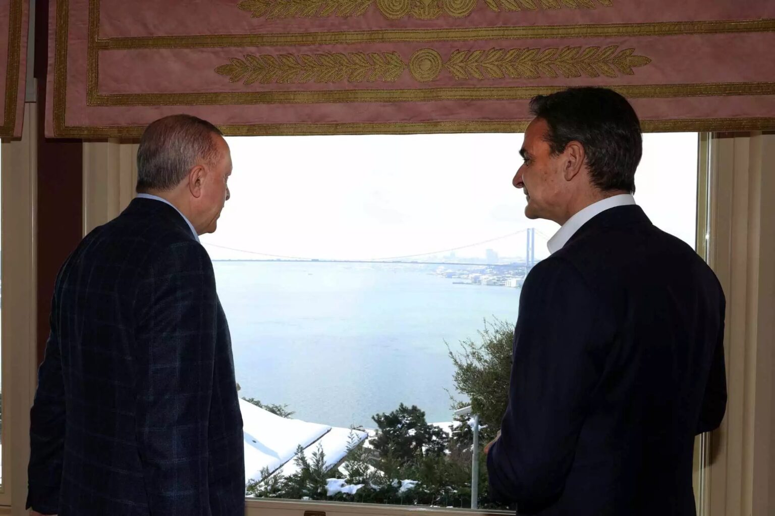 Όταν η Αθήνα κοιτάζει τα άστρα! | Philenews