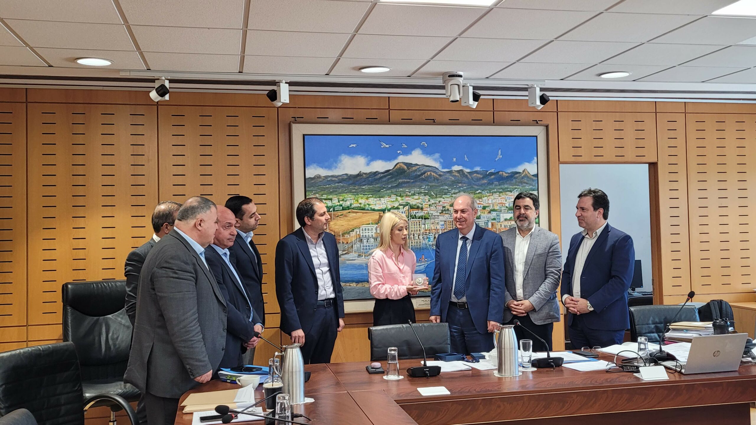 Τιμές από Βουλή στον Κυπριανό Λούη (εικόνες) | Philenews