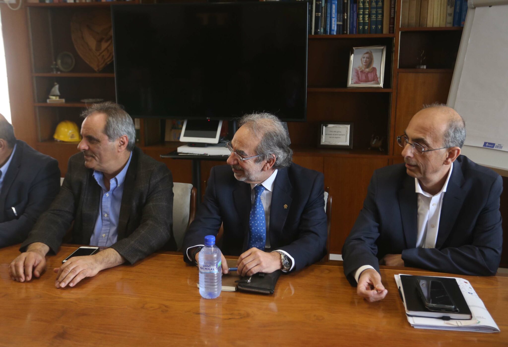 Μένει το «ναι» της ΟΕΒ για να κλειδώσει η συμφωνία για ξένους εργάτες ...