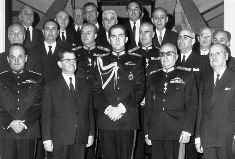 Ευάνθης Χατζηβασιλείου: Η χούντα ανέστειλε την πρόοδο και προκάλεσε ...