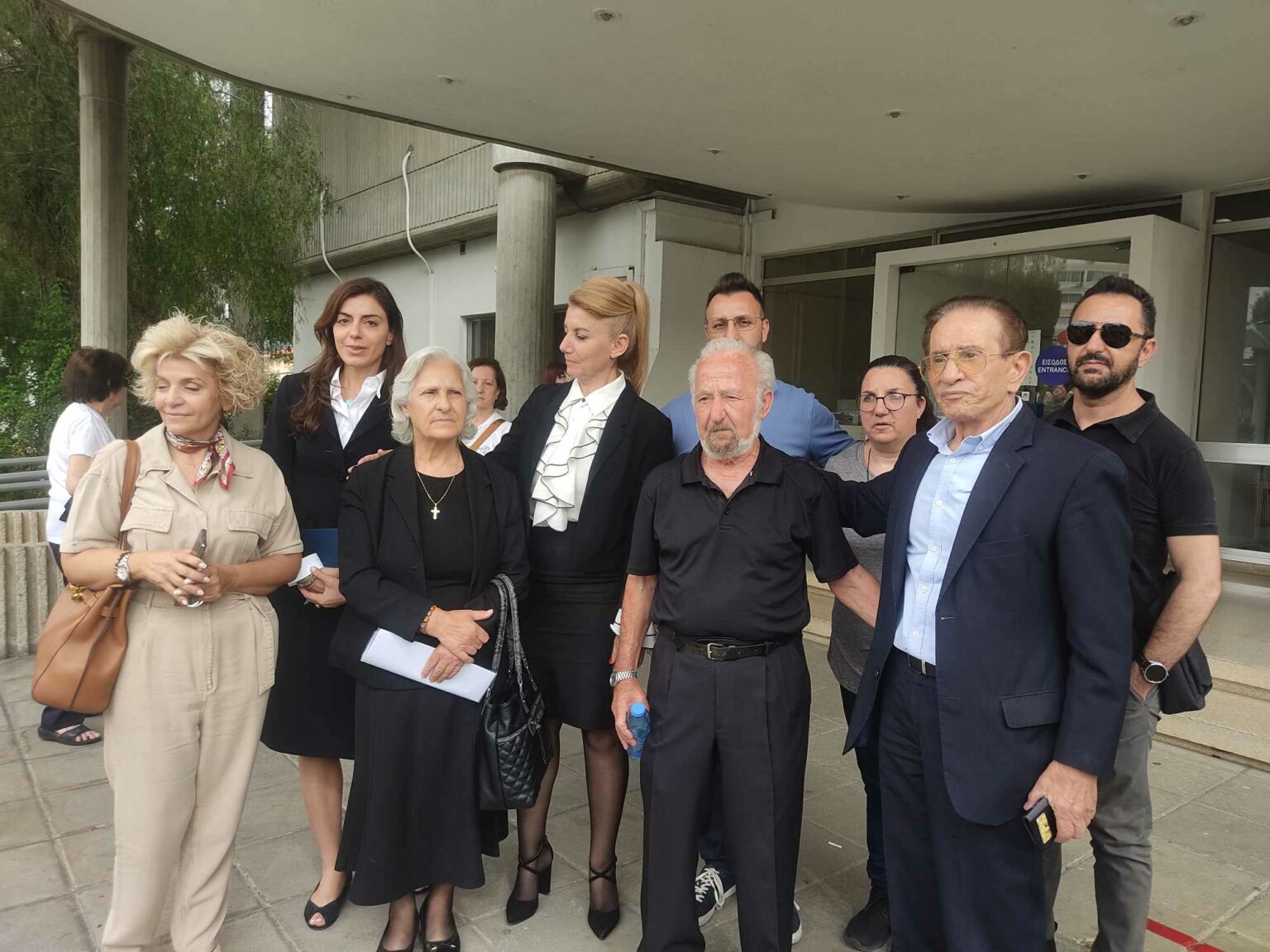 Εκτός από τους φονιάδες του Θανάση να πληρώσουν κι εκείνοι που ...