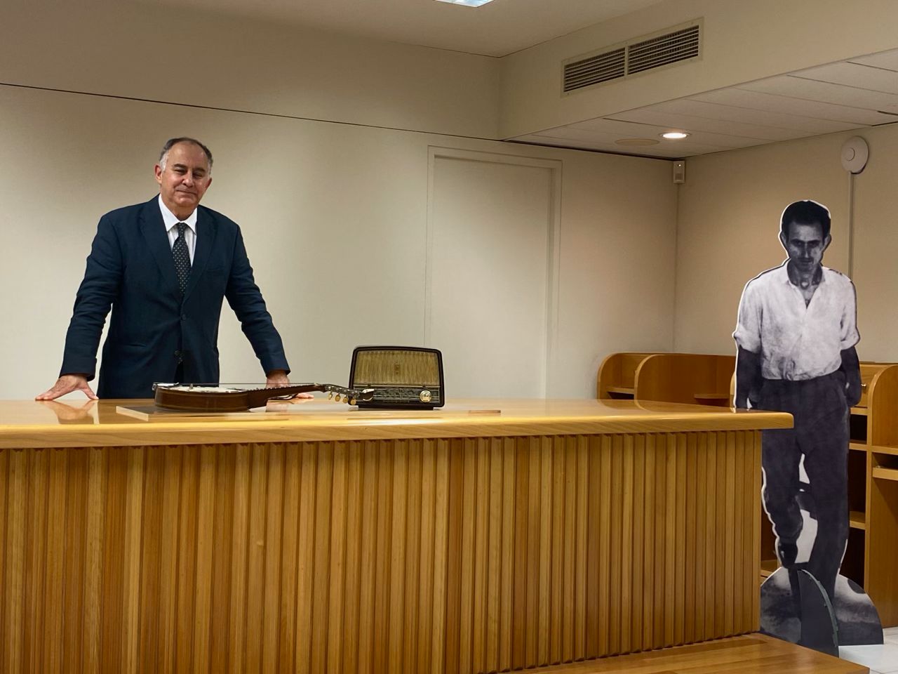 Προσωπικά αντικείμενα του ήρωα Μιχαλάκη Καραολή στο Μουσείο Αγώνος ...