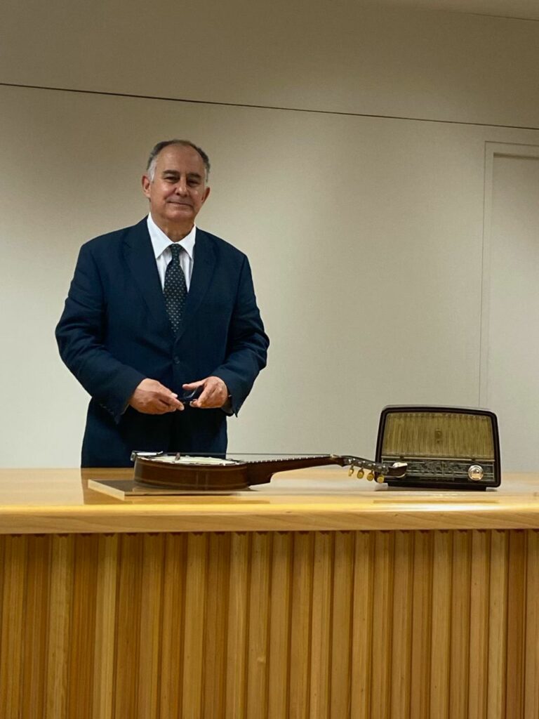 Προσωπικά αντικείμενα του ήρωα Μιχαλάκη Καραολή στο Μουσείο Αγώνος ...