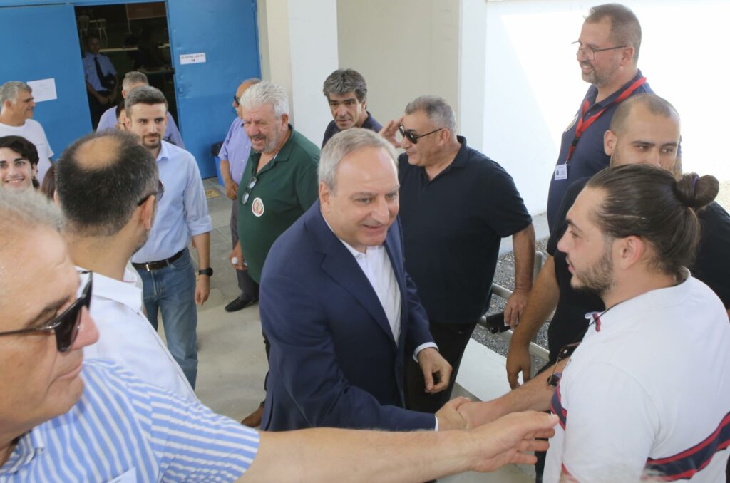 «Τώρα είναι η ώρα των πολιτών» - Ψήφισε ο ΓΓ του ΑΚΕΛ Στέφανος Στεφάνου ...