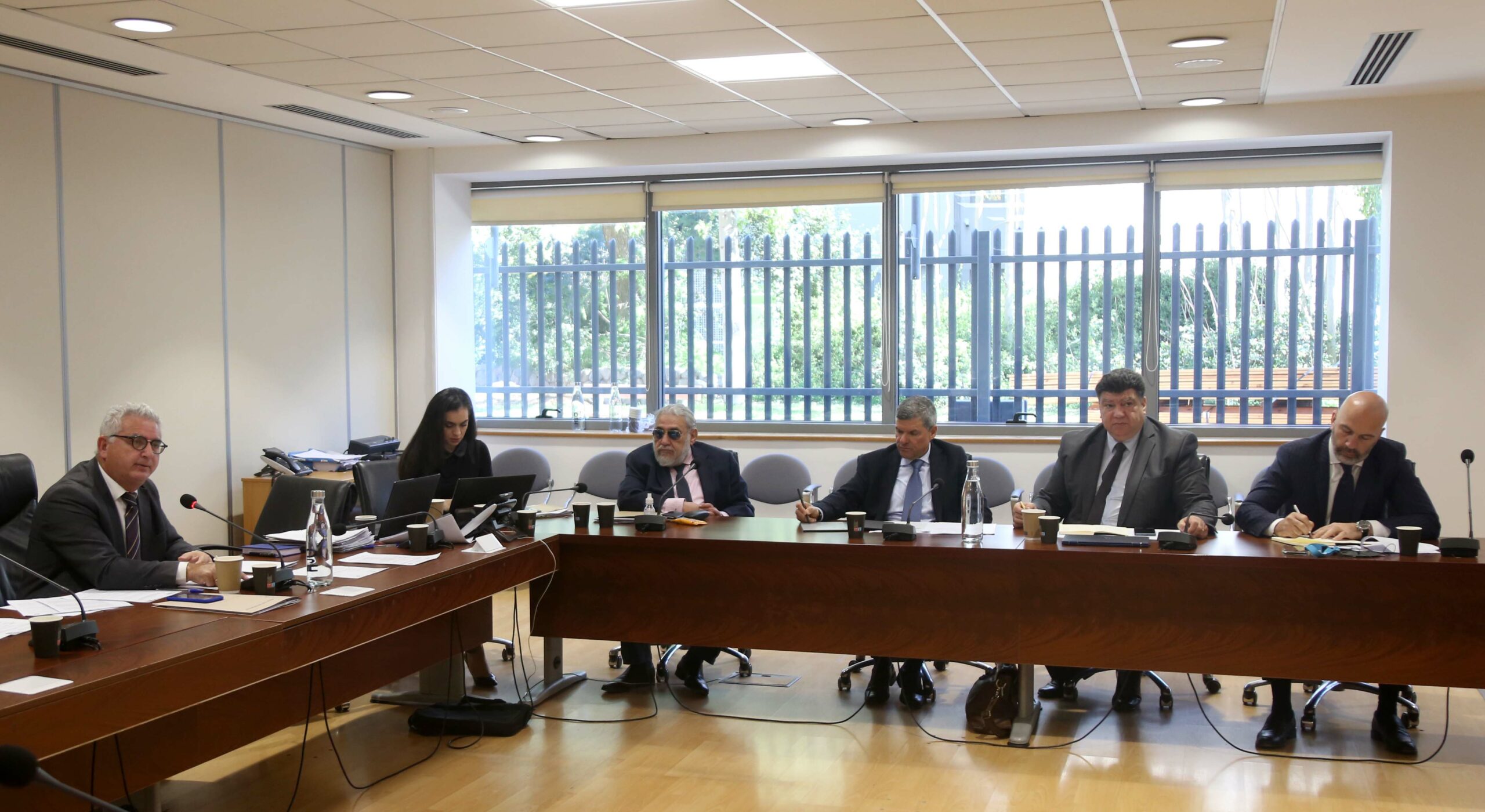 Καταναλωτές - νερό: Δεν βρέχει, αγαπητοί βουλευτές | Philenews