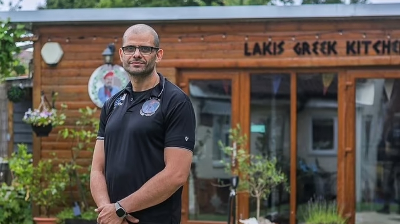 Αγγλία: Ε/κ έφτιαξε ελληνική ταβέρνα του για να τιμήσει τον πατέρα του ...