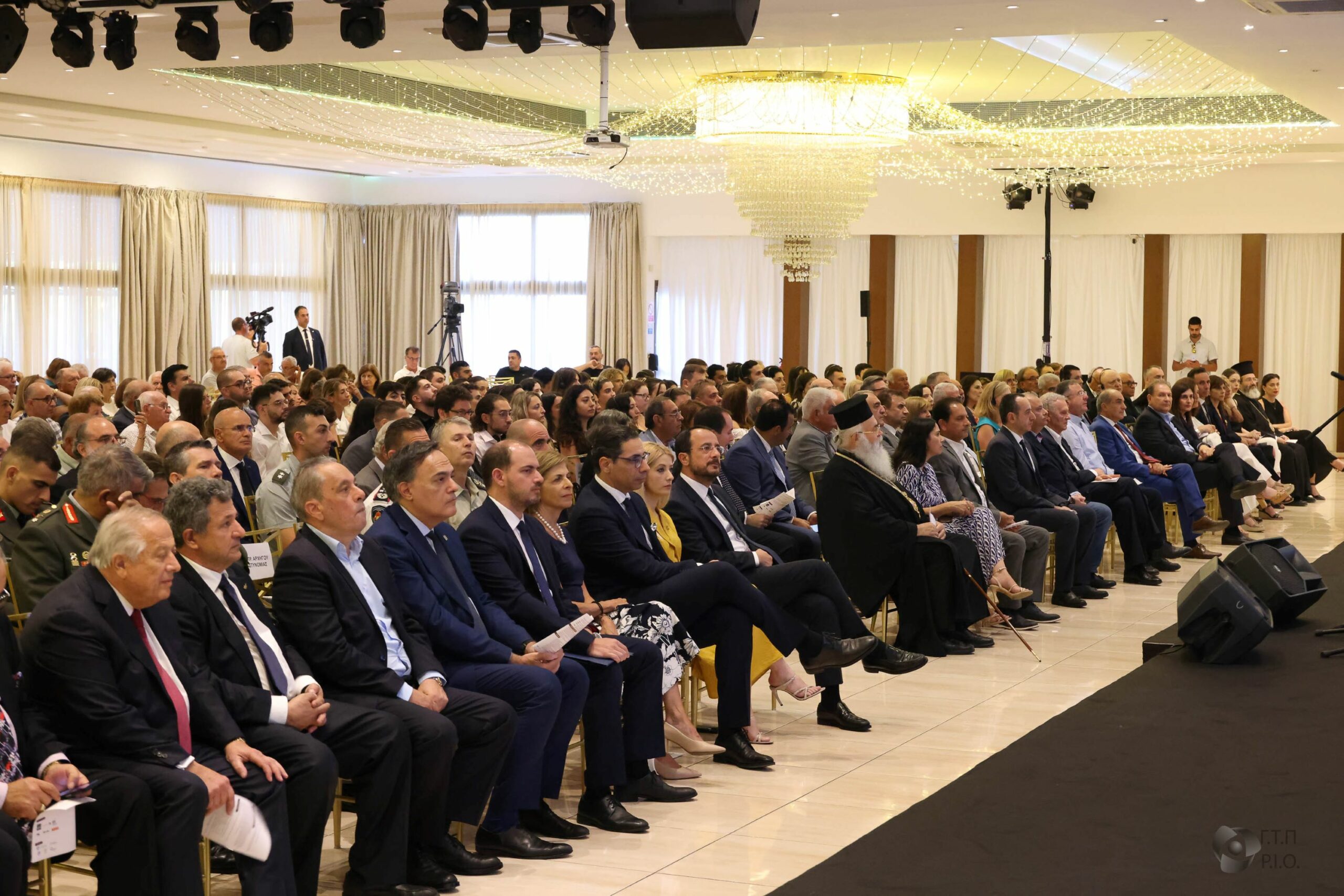 Απόδημοι: Σημαντικός ο ρόλος τους διαχρονικά | Philenews