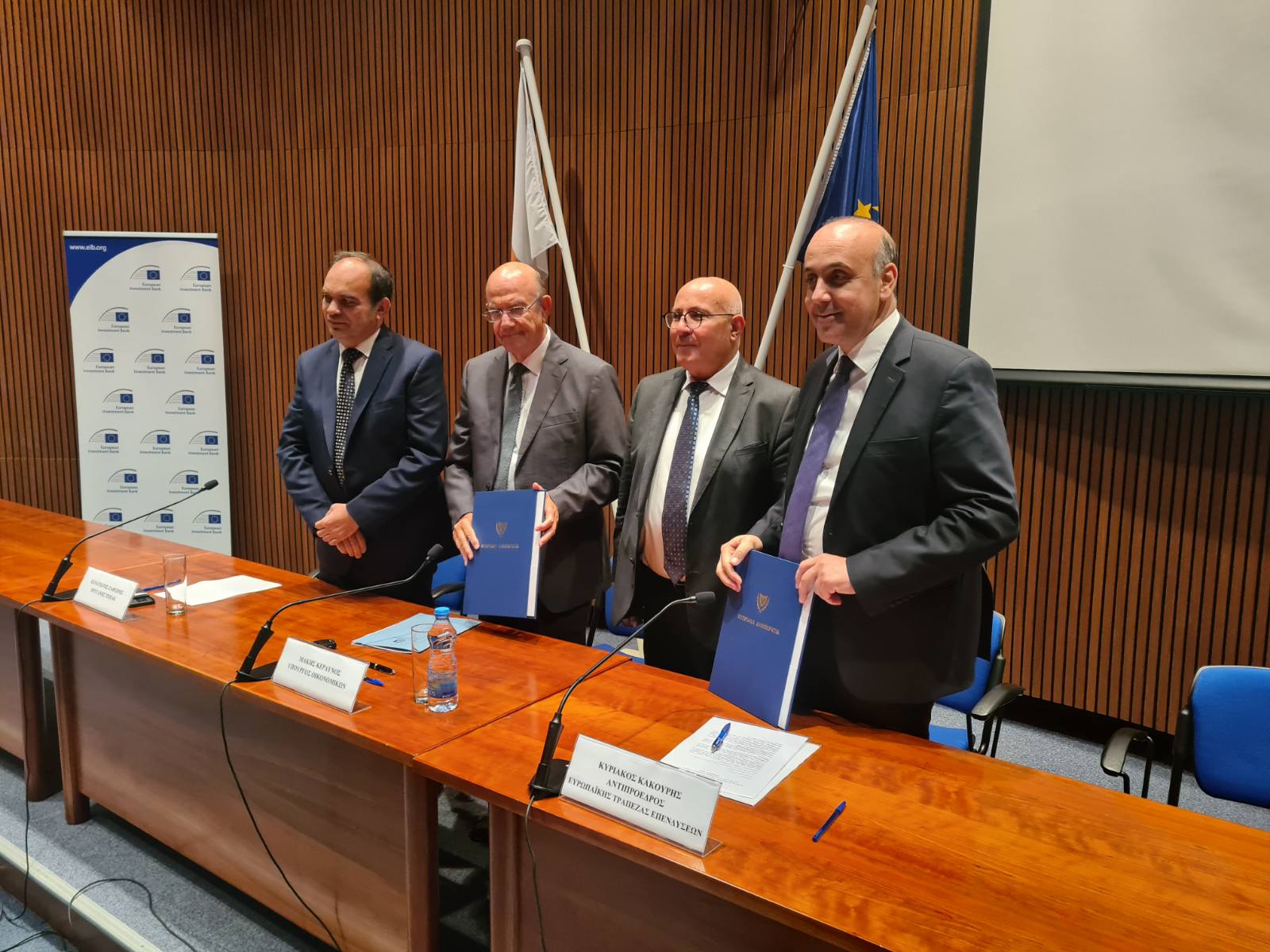 Υπογράφηκαν συμφωνίες δανείων μεταξύ ΕΤΕπ και ΤΕΠΑΚ δεκάδων ...