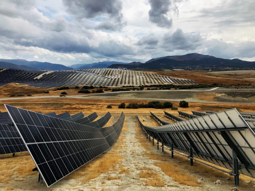 ΑΠΕ: Όταν η πράσινη ενέργεια μετατρέπεται σε ρύπους και κόστος | Philenews