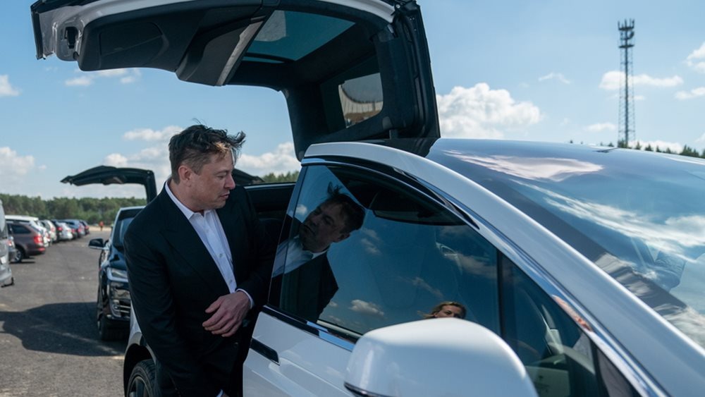 Tesla: Η πολιτική του Τραμπ την «μπούσταρε» | Philenews