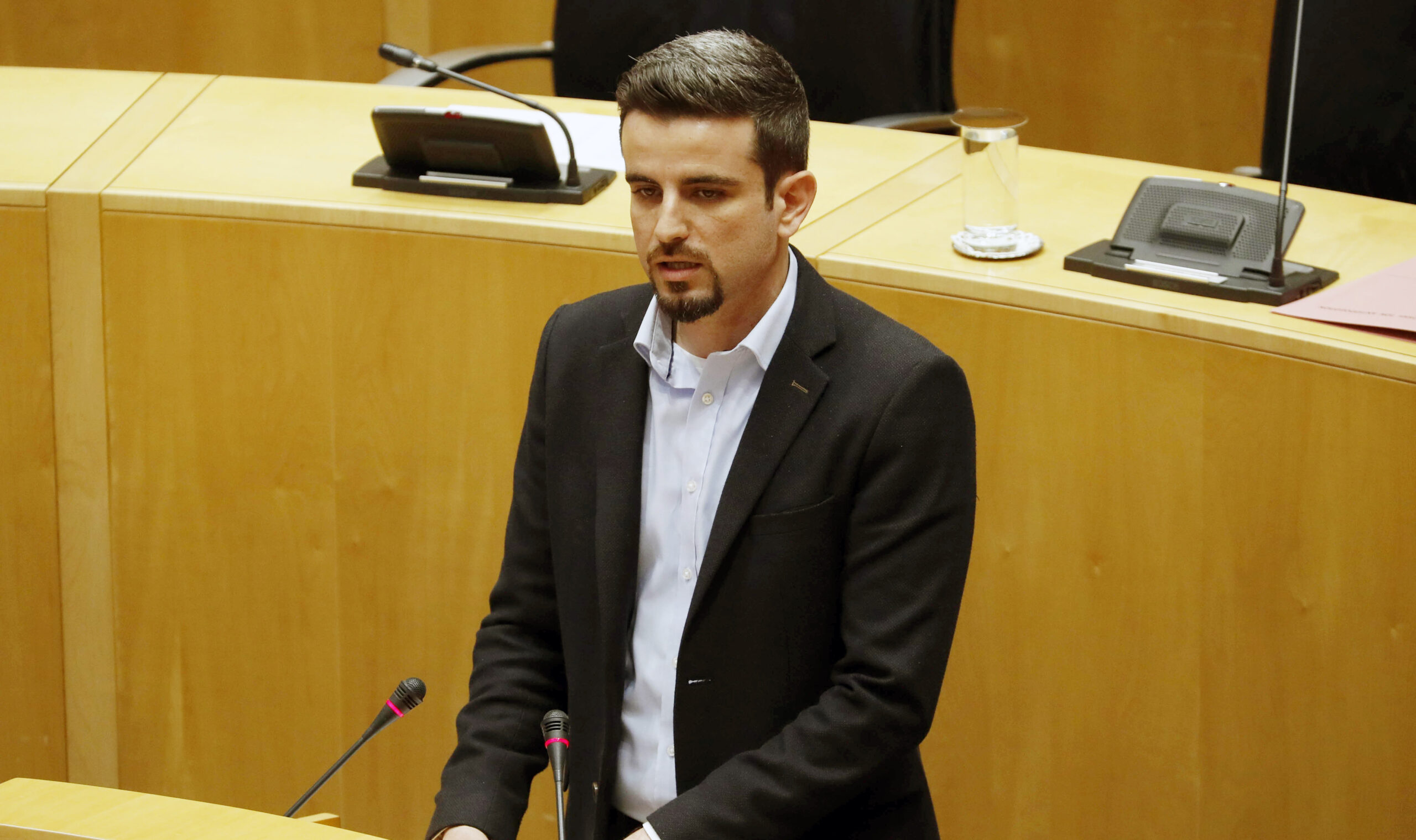 Χρίστος Χριστόφιας: Μην επενδύσετε άλλα, θα βαρυστομαχιάσει ο ...