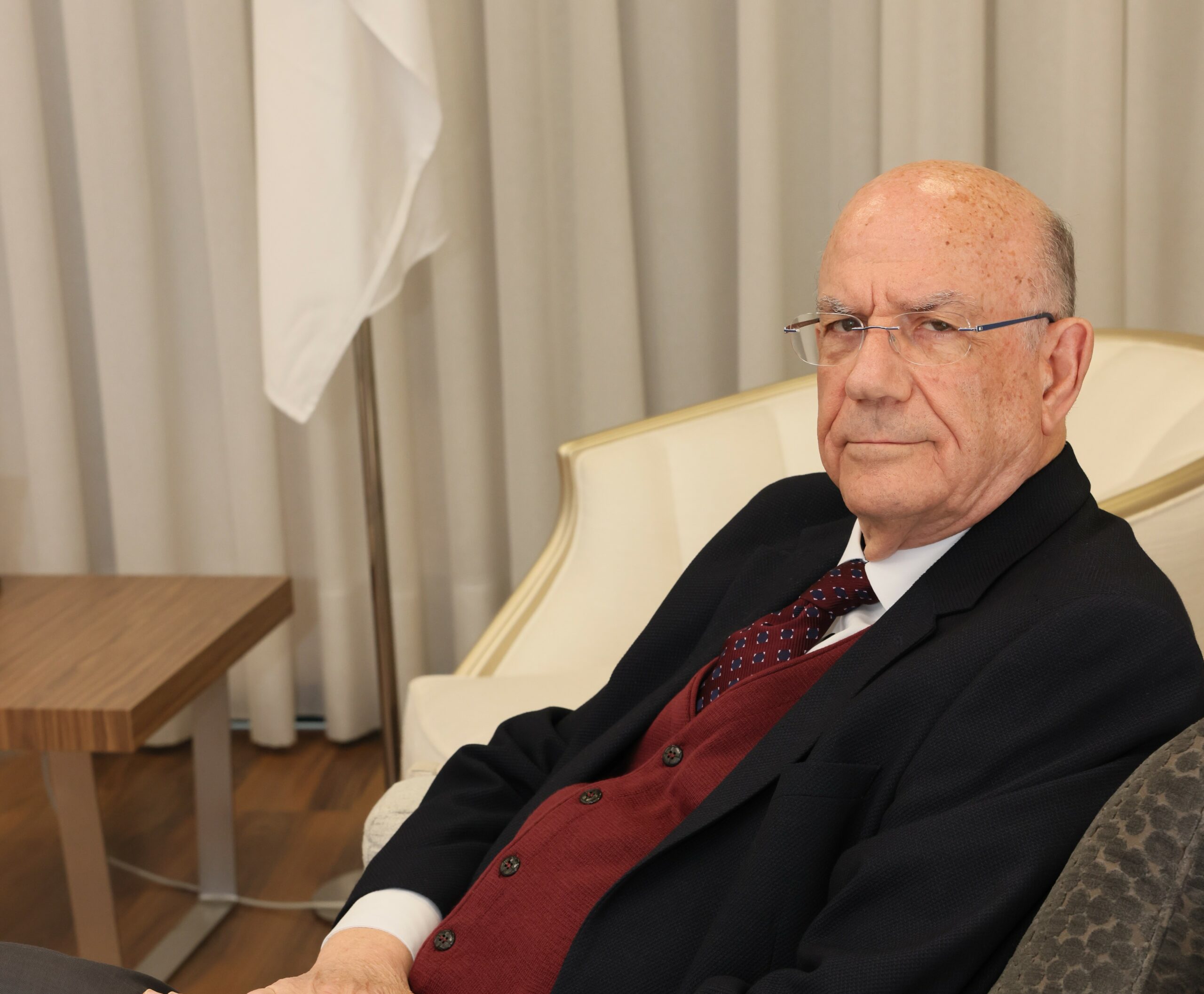 Μάκης Κεραυνός: Νέο σχέδιο υγείας για δημόσιους υπαλλήλους | Philenews