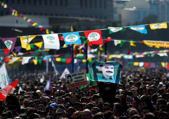 PKK: Καταθέτει τα όπλα και προχωρά σε αυτοδιάλυση