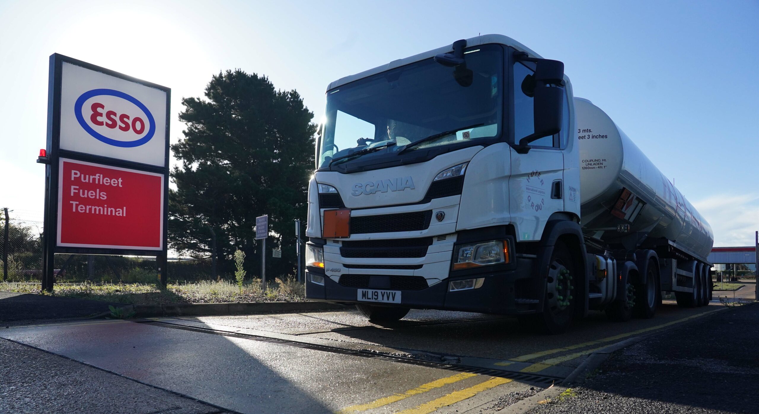 Η ExxonMobil πουλά τη γαλλική Esso στην καναδική North Atlantic | Philenews