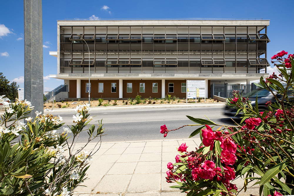 Μια σύγχρονη κρατική υπηρεσία στο Γέρι με τη σφραγίδα της Cyfield ...