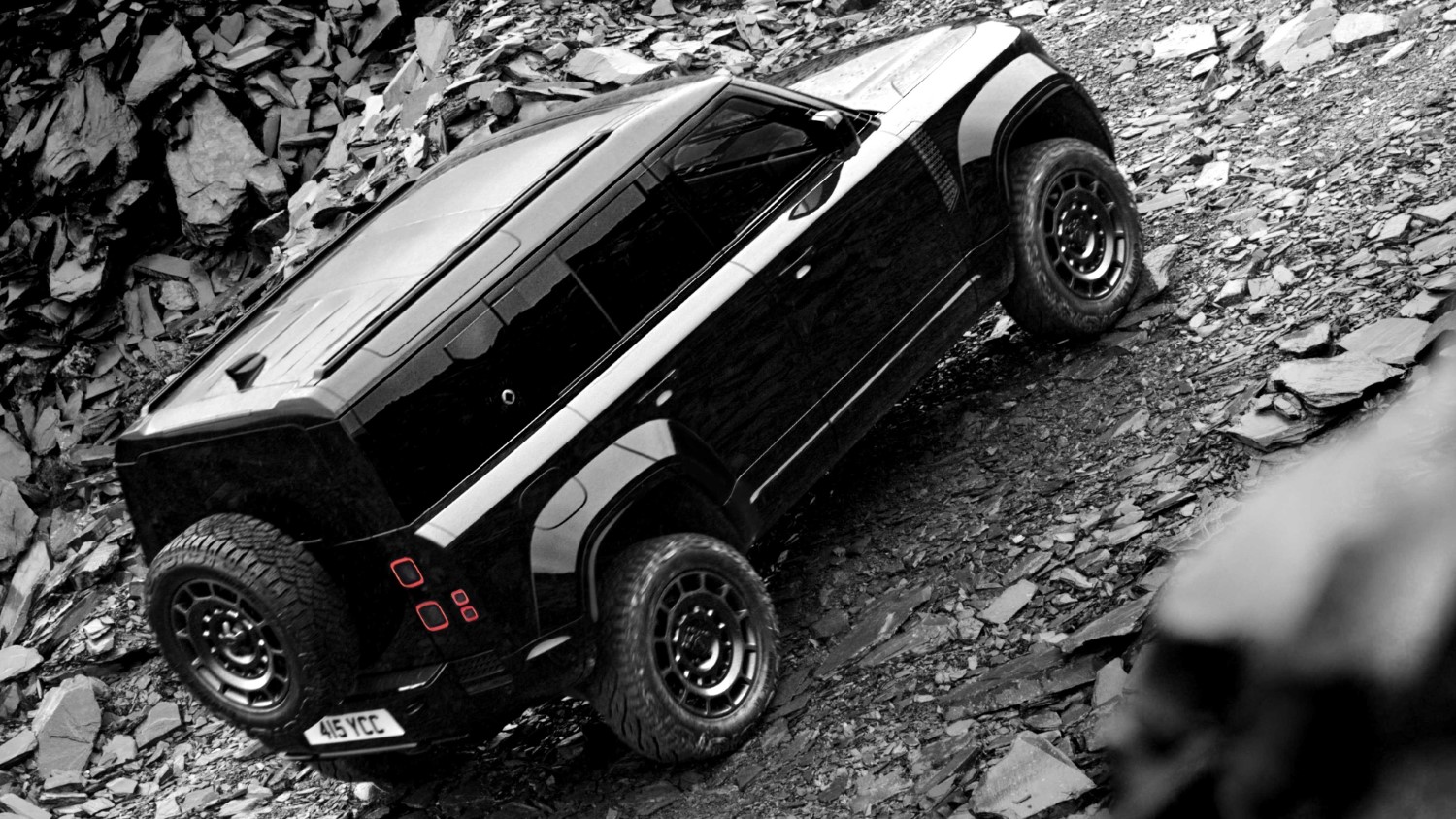 Defender OCTA Black: Η πιο επιβλητική έκδοση του εμβληματικού off ...