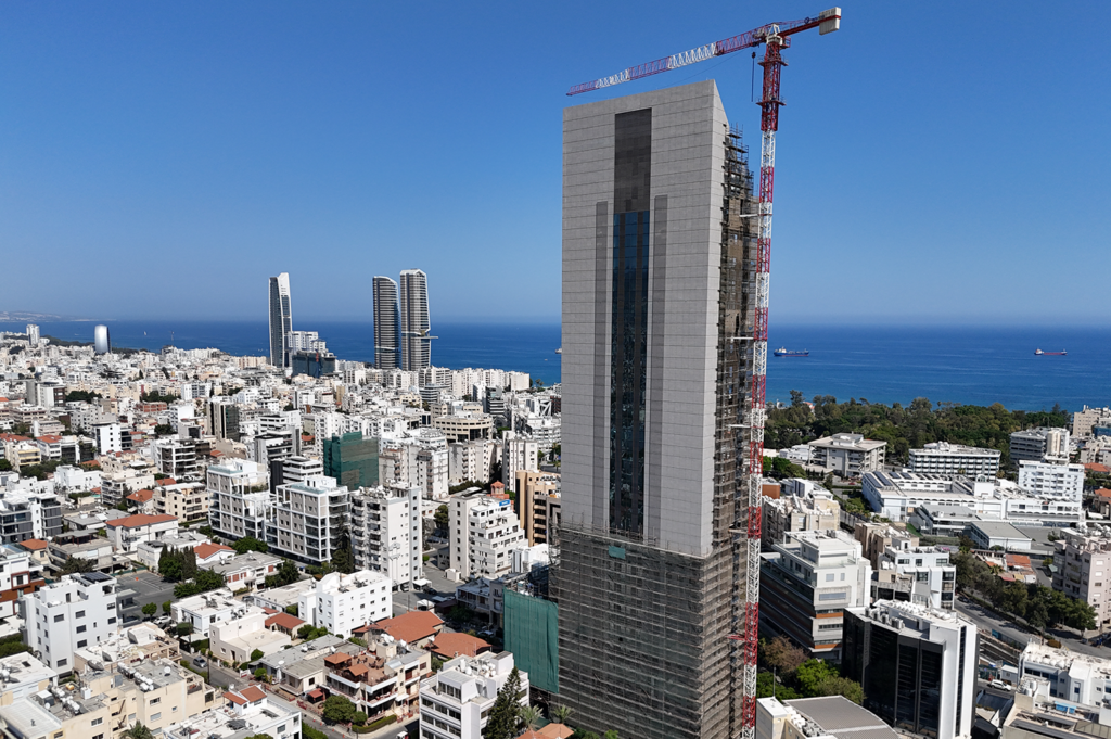 Το Neocleous Tower αποκαλύπτει την εντυπωσιακή εξωτερική όψη του | Philenews