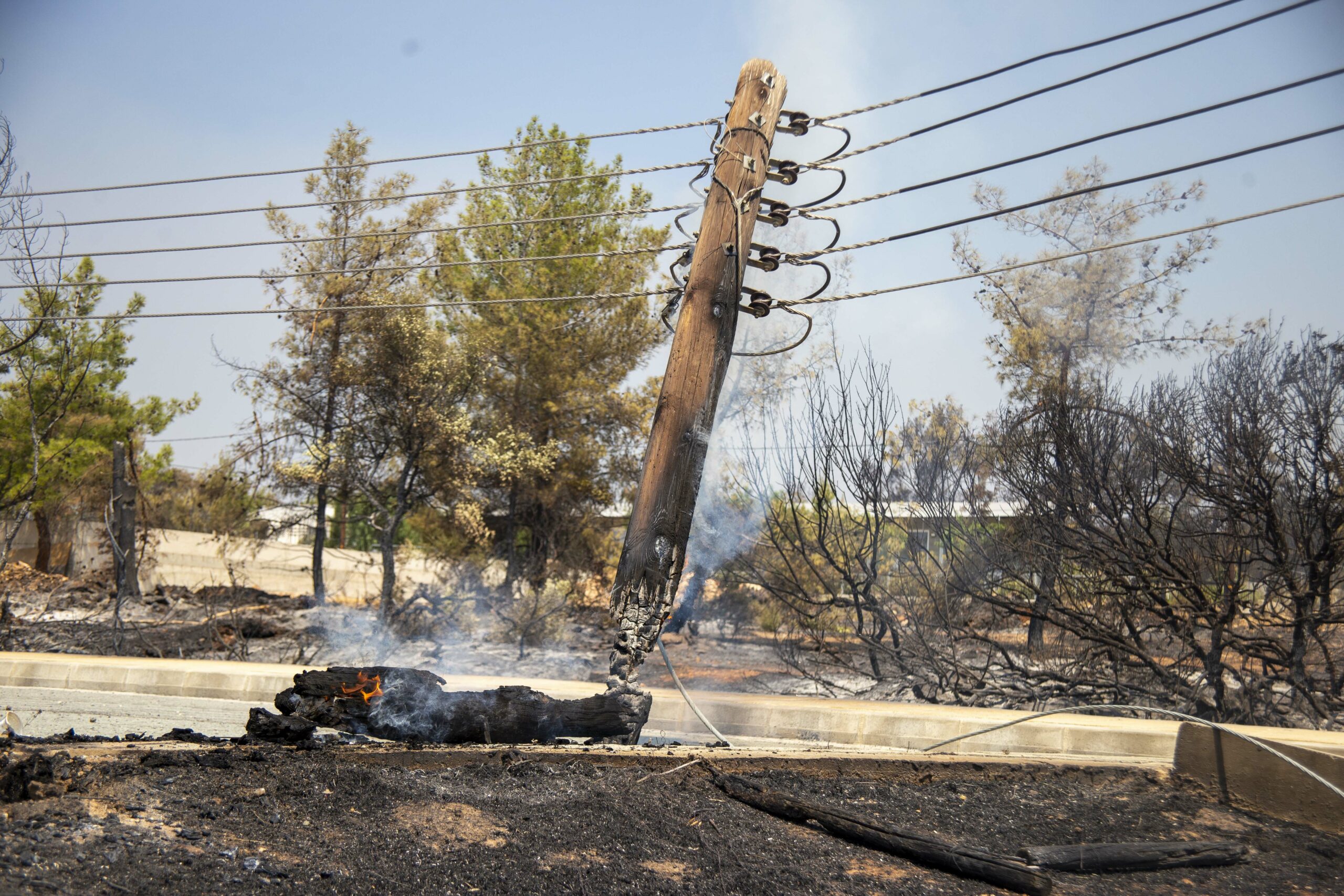Πυρκαγιά: Παράνομες οι κατοικίες σε ποσοστό 20-30% | Philenews