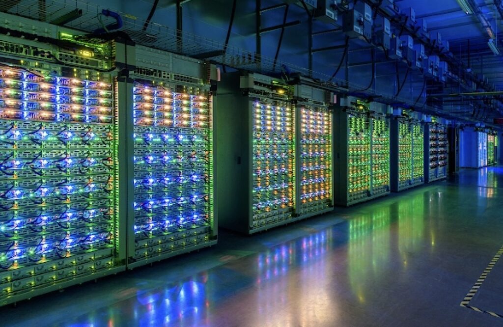 Google: Τρεις χιλιάδες πράσινα μεγαβάτ για τα data centers | Philenews
