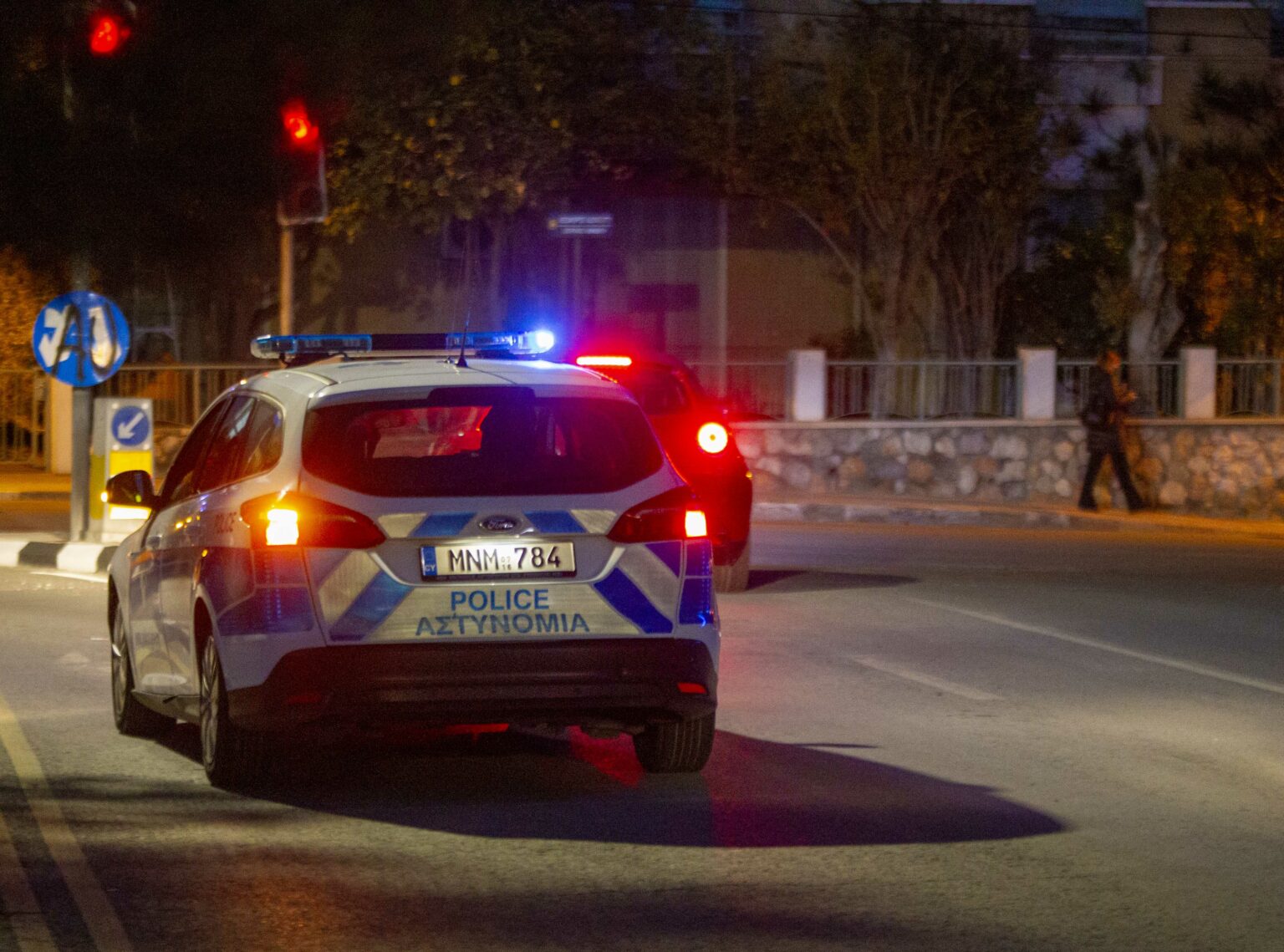 Σοβαρό τροχαίο στην Πάφο: 20χρονη παρέσυρε 17χρονο