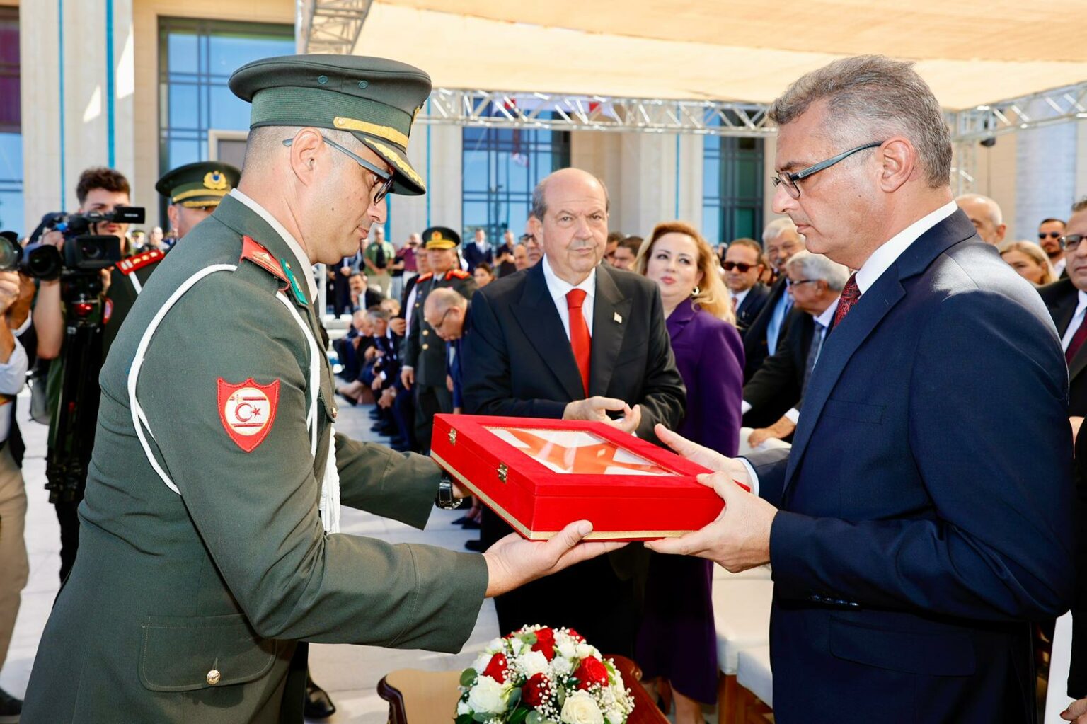 Σωστά, κ. Ερχιουρμάν, αυτό που έχει σημασία είναι το περιεχόμενο ...