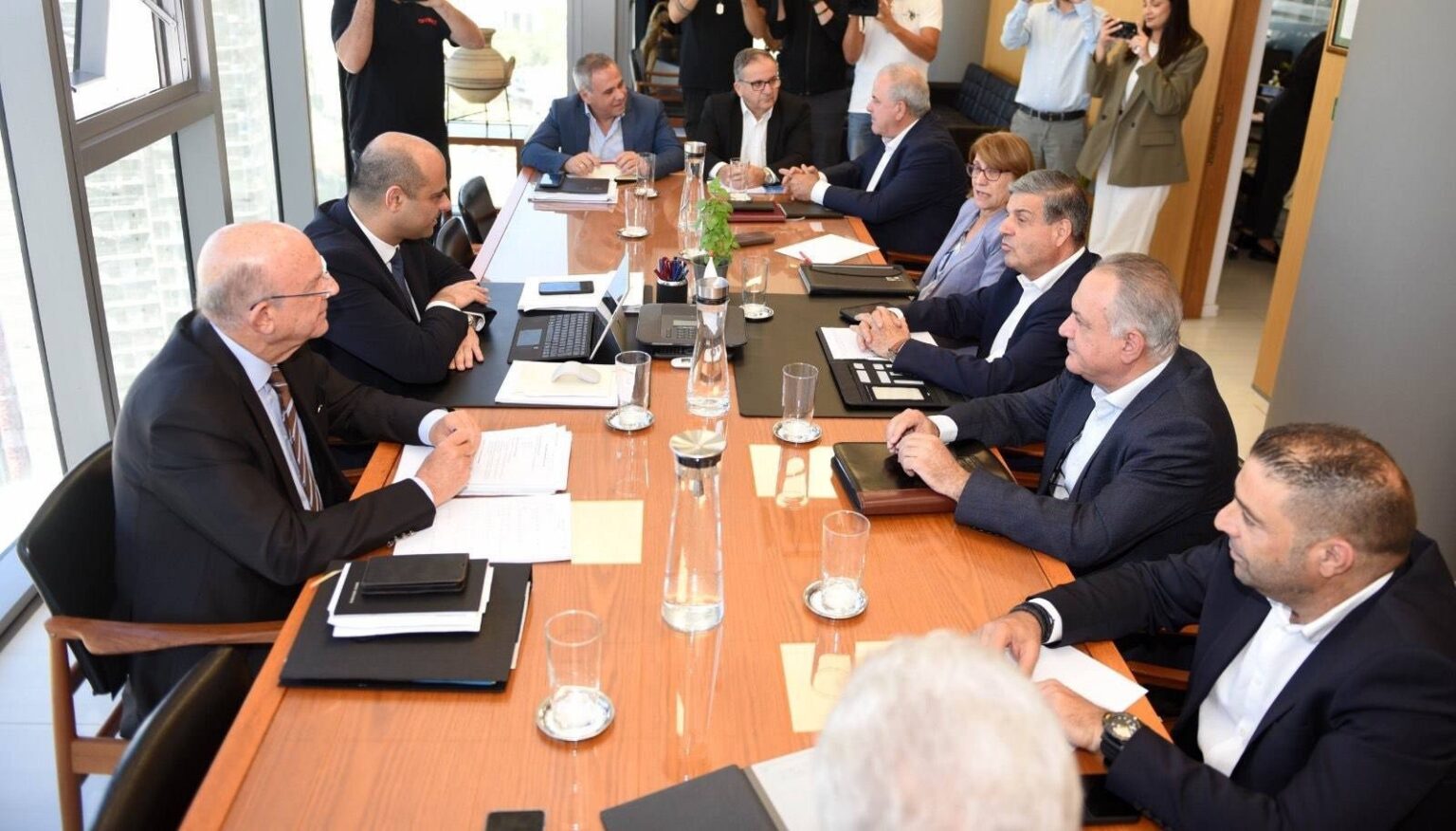 ΑΤΑ: Το αόρατο χέρι, η πρόταση της τελευταίας στιγμής και η 2η επιλογή ...