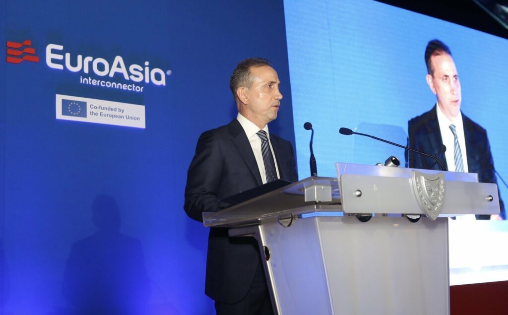 Βουλή: Ένταση και διαξιφισμοί για το καλώδιο | Philenews