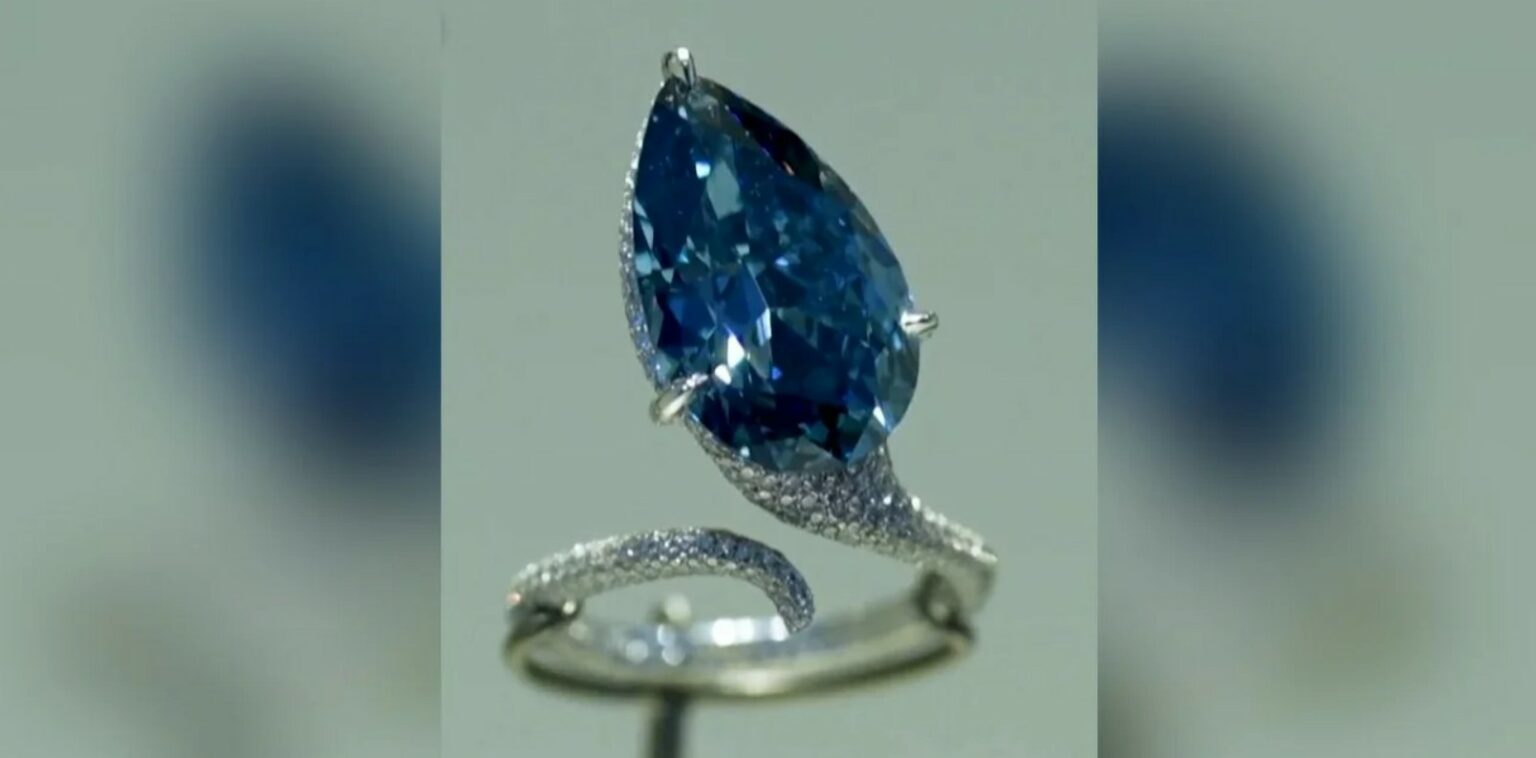 Mellon Blue: Το μπλέ διαμάντι πουλήθηκε πάνω από 25 εκατ.
