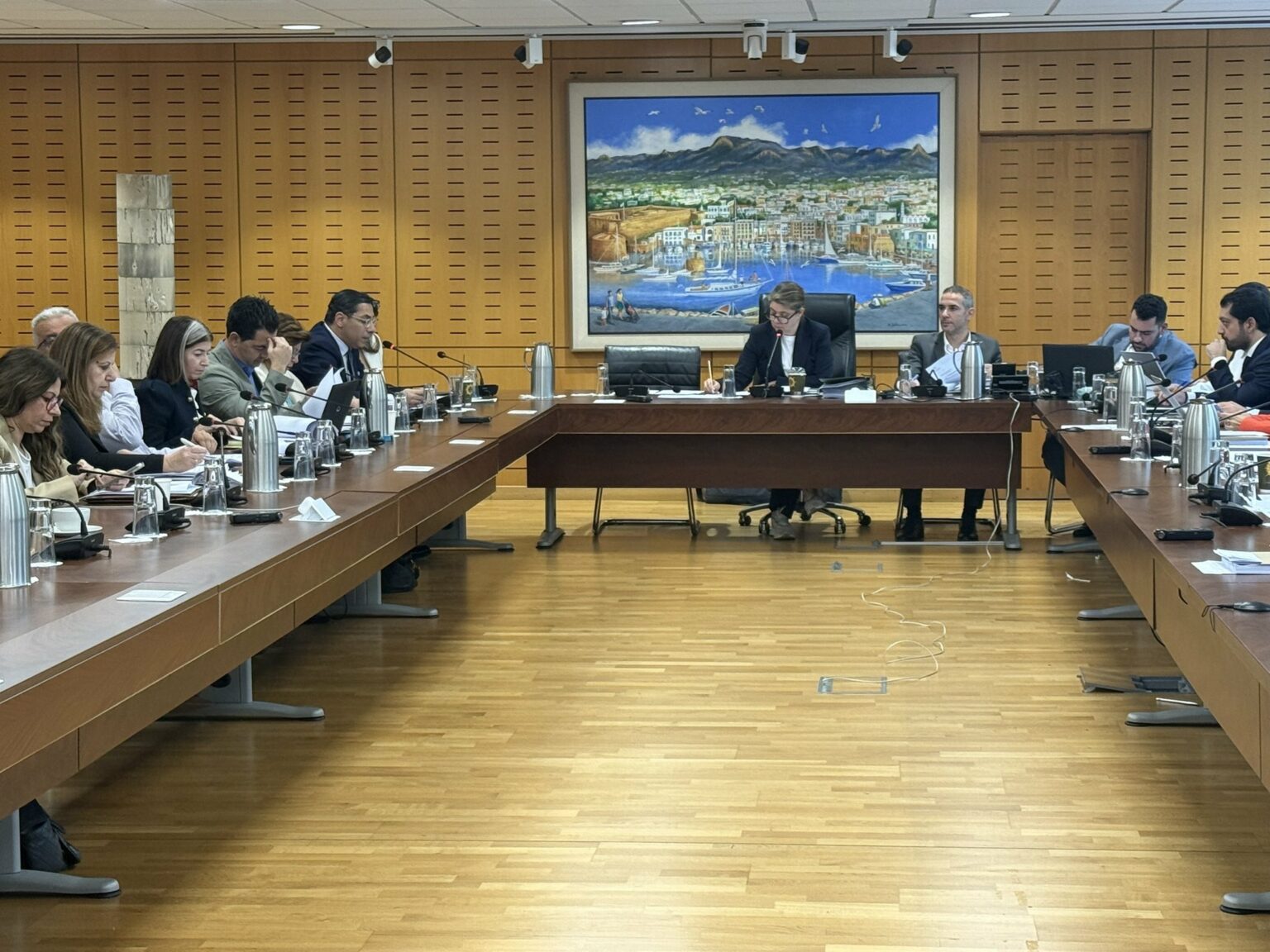 Οι οκτώ άξονες της Κυπριακής εξωτερικής πολιτικής, Κόμπος