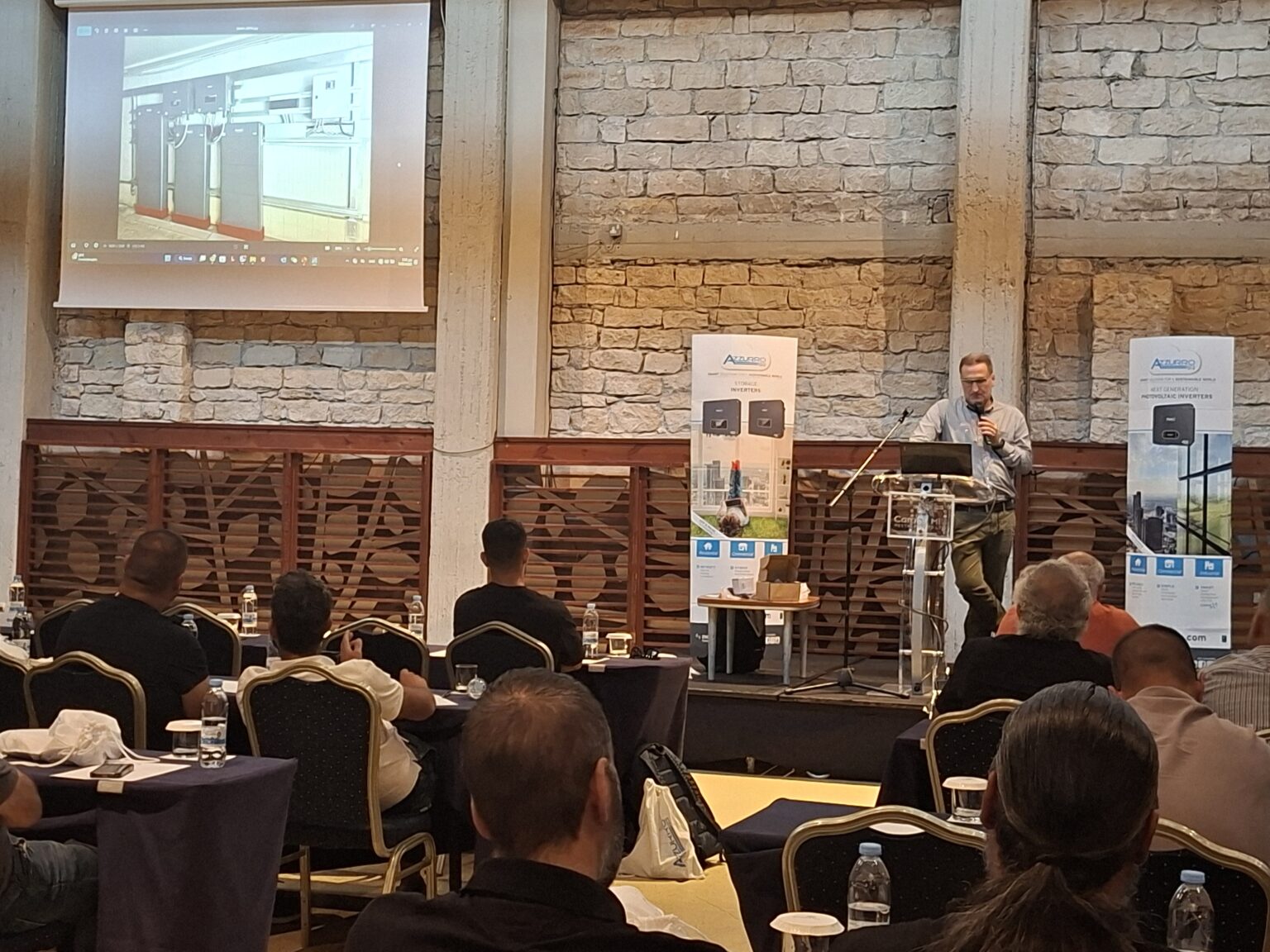 Η Conercon Energy Solutions παρουσίασε τη νέα σειρά υβριδικών inverters ...