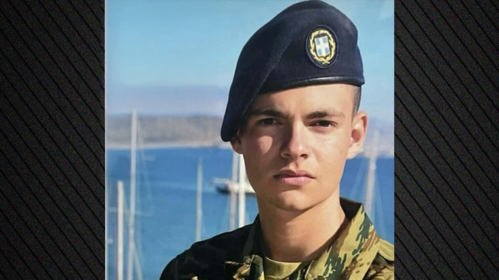 Η σπαρακτική μαντινάδα του πατέρα του 19χρονου στρατιώτη