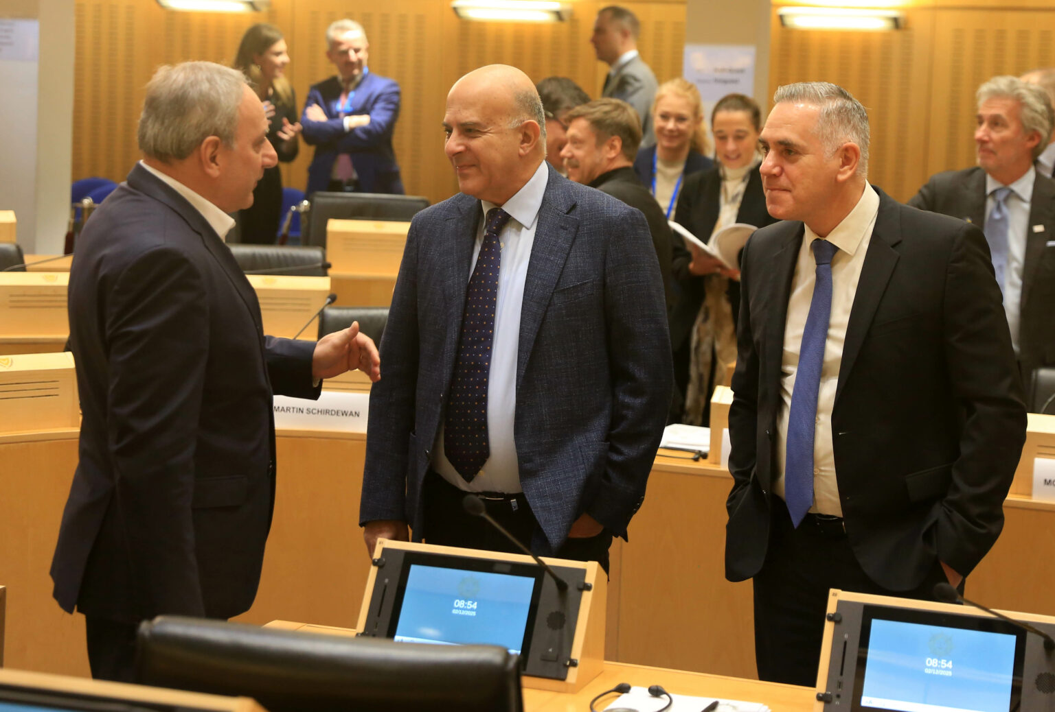 ΑΚΕΛ: Γιατί ο Στέφανος επέλεξε την επίθεση σε ΔΗΚΟ, ΔΗΠΑ,