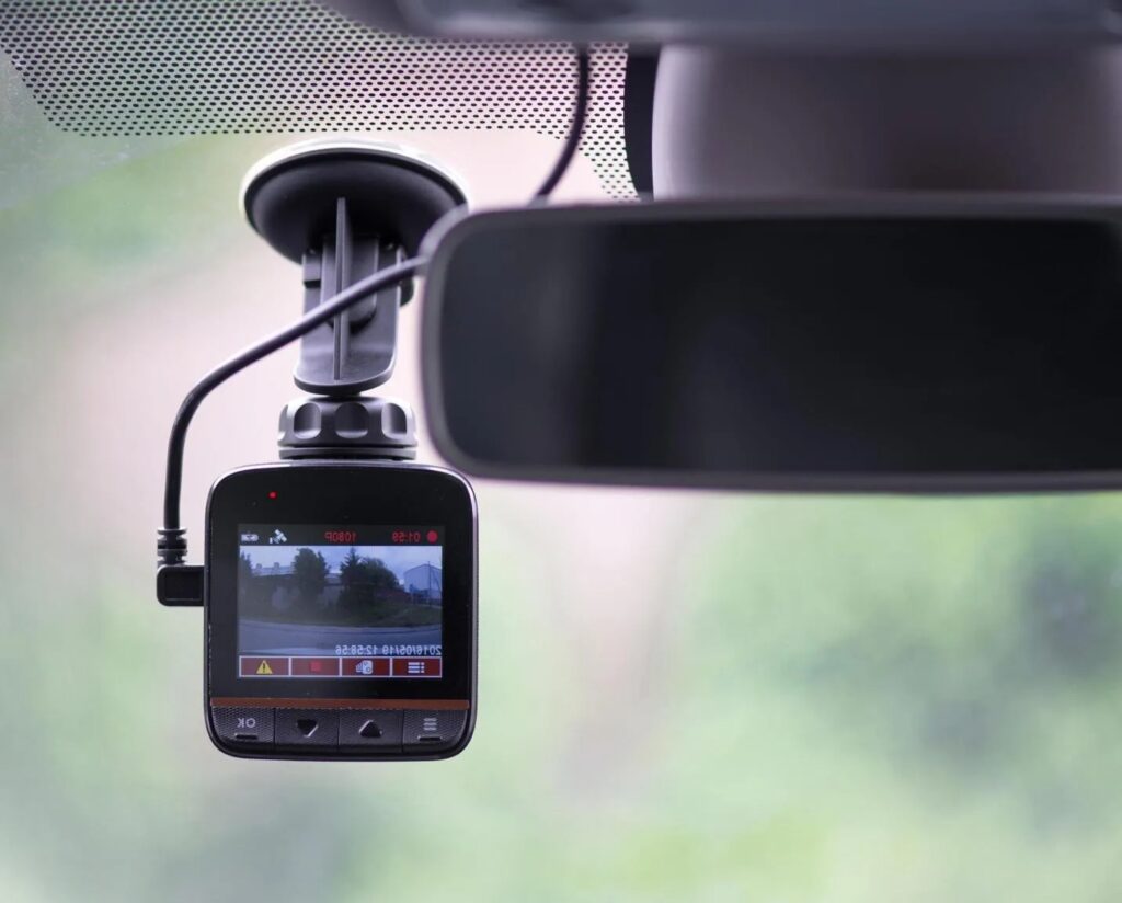 Dash cams σε οχήματα: Πότε επιτρέπεται η τοποθέτηση