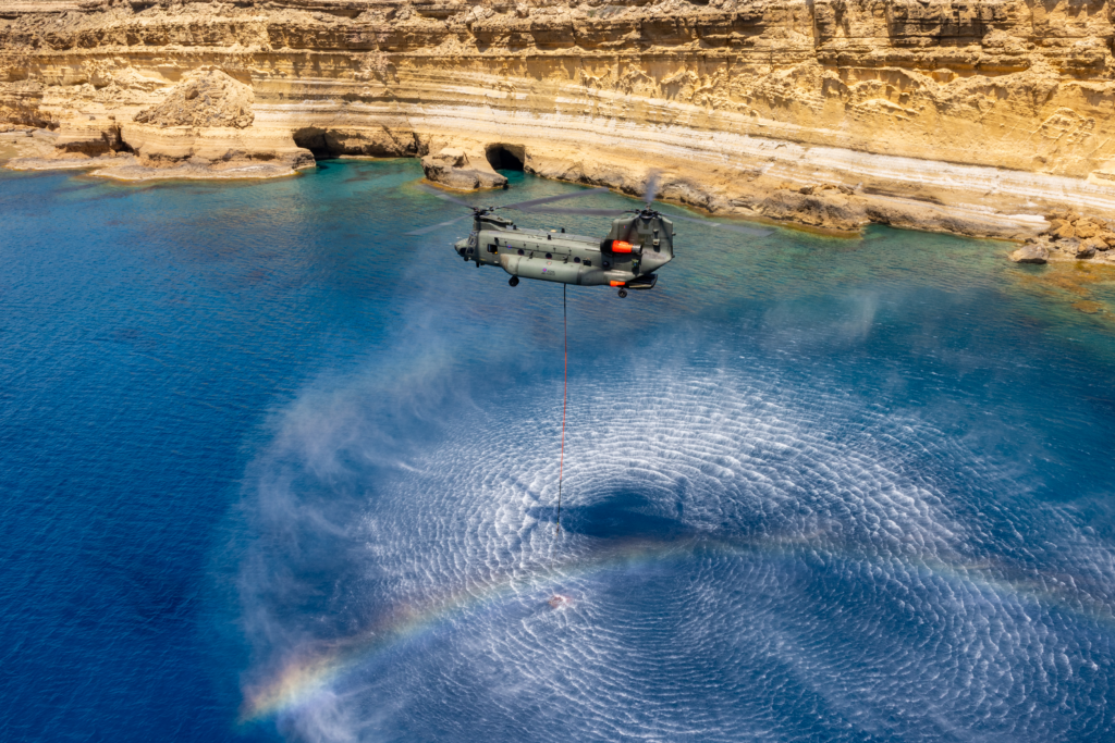 Βρετανικές Βάσεις: Τα Chinook έτοιμα για την αντιπυρική περίοδο